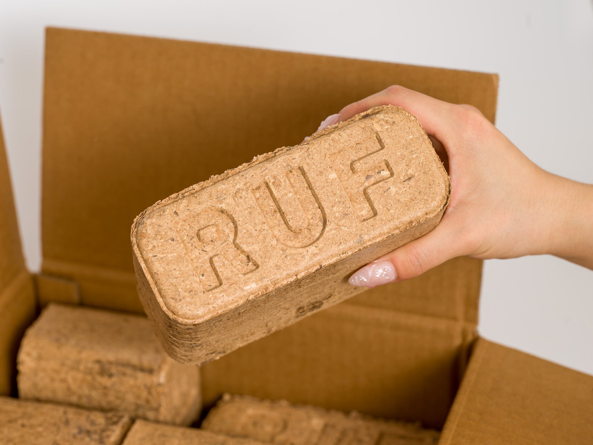 Kiln-Dried Hardwood Bricks | Free Delivery Over $100* – Eco 247
